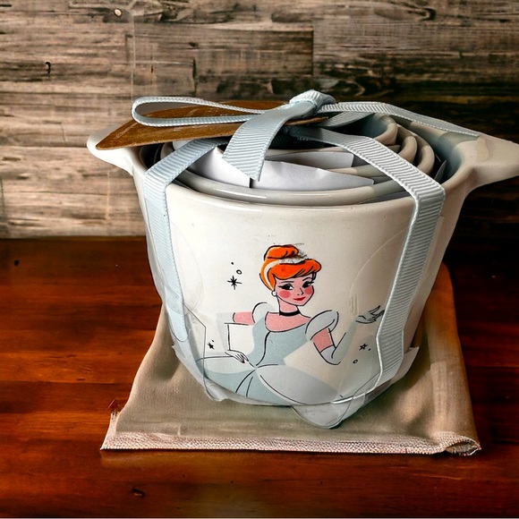 Rae Dunn | Kitchen | Nwt Rae Dunn Disney Princess Cinderella Measuring ...